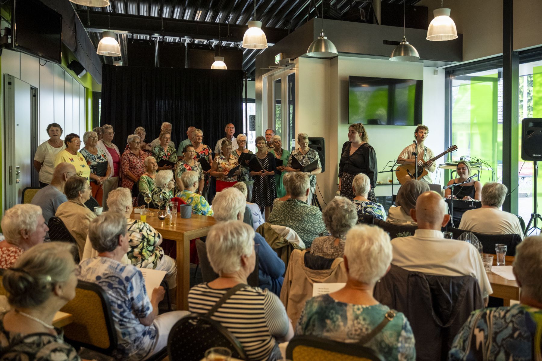 Muzikale verbroedering in Hooge Mierde - ONS Magazine